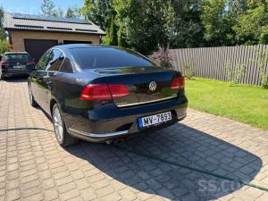 Black Volkswagen Passat B7 2013 in Ludza, with an engine capacity of 2.00 L and mileage of 293 thousand km for 5700 €, photo 6 on AUTOMOTO.COM.LV