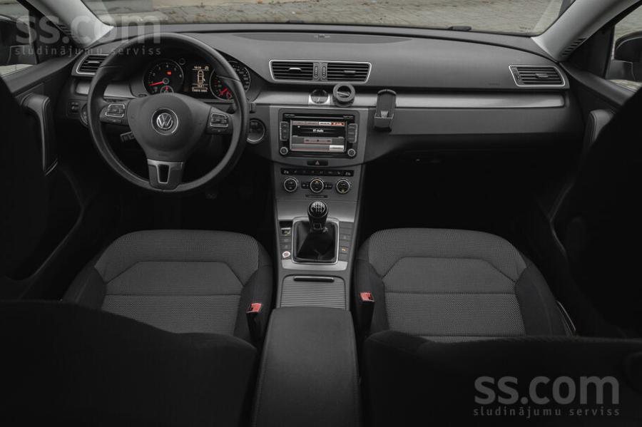 Melns Volkswagen Passat B7 2013 Jelgava, ar dzinēja tilpumu 1.40 L un nobraukumu 130 tūkst. km par 5500 €, foto 9 vietnē AUTOMOTO.COM.LV