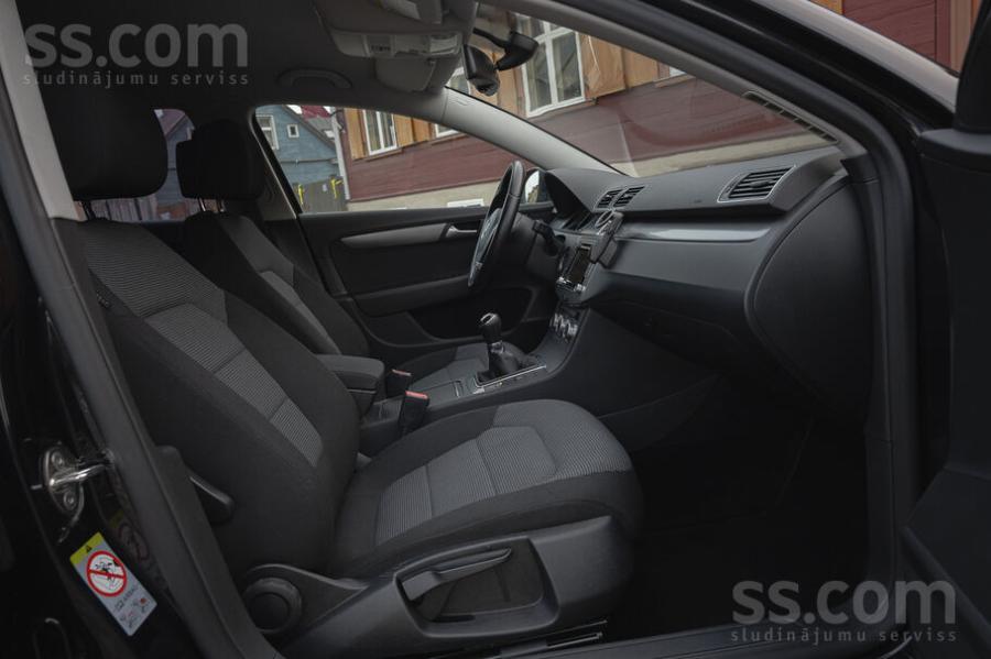 Melns Volkswagen Passat B7 2013 Jelgava, ar dzinēja tilpumu 1.40 L un nobraukumu 130 tūkst. km par 5500 €, foto 11 vietnē AUTOMOTO.COM.LV