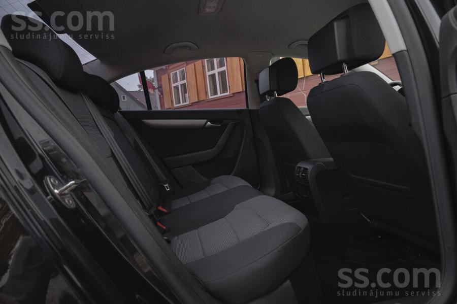 Melns Volkswagen Passat B7 2013 Jelgava, ar dzinēja tilpumu 1.40 L un nobraukumu 130 tūkst. km par 5500 €, foto 12 vietnē AUTOMOTO.COM.LV