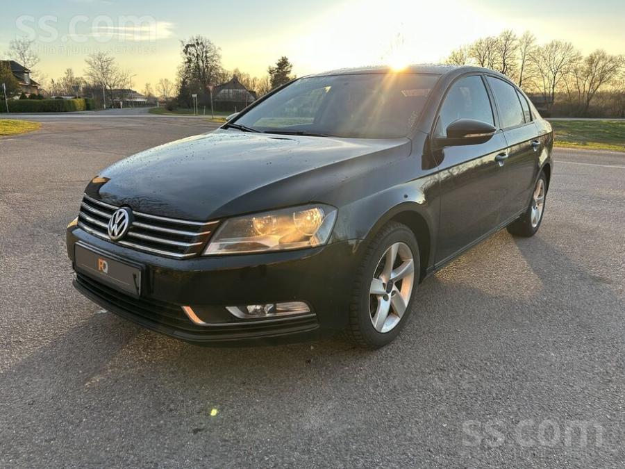 Black Volkswagen Passat B7 2014 in Liepaja, with an engine capacity of 1.40 L and mileage of 167 thousand km for 5000 €, photo 6 on AUTOMOTO.COM.LV