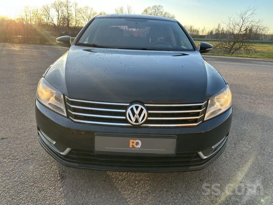 Black Volkswagen Passat B7 2014 in Liepaja, with an engine capacity of 1.40 L and mileage of 167 thousand km for 5000 €, photo 7 on AUTOMOTO.COM.LV