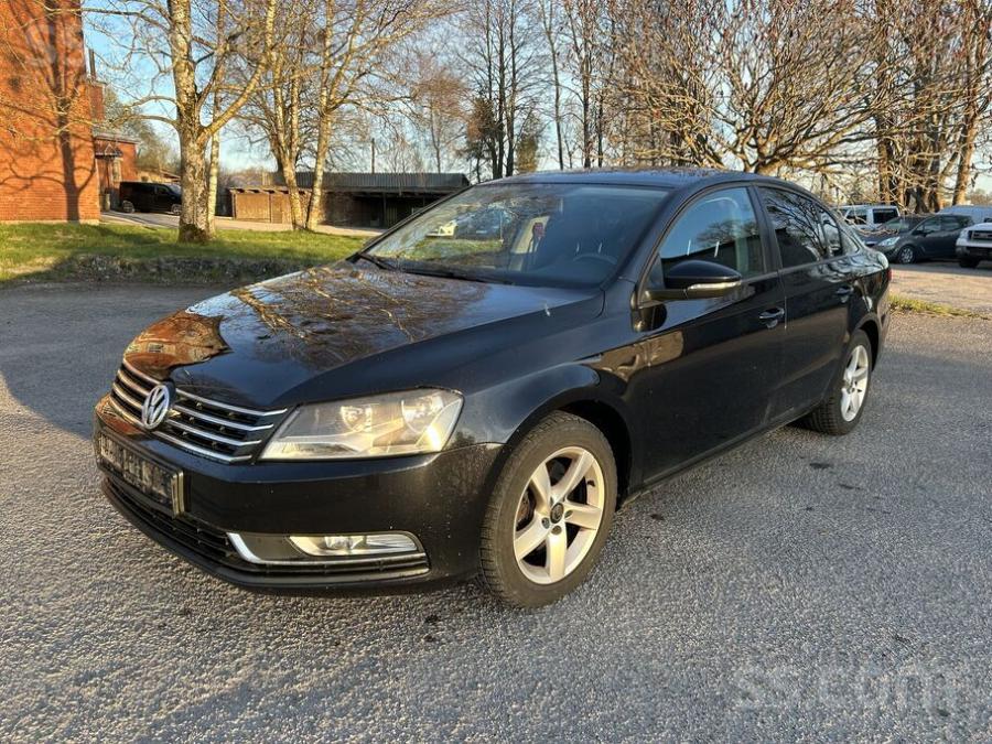Black Volkswagen Passat B7 2014 in Liepaja, with an engine capacity of 1.40 L and mileage of 167 thousand km for 5000 €, photo 10 on AUTOMOTO.COM.LV