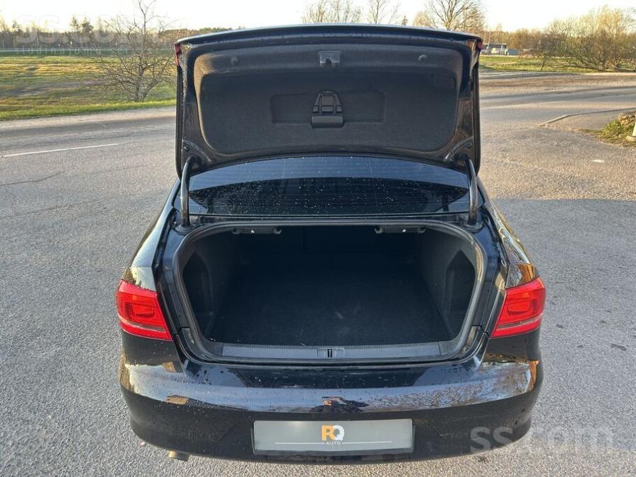Black Volkswagen Passat B7 2014 in Liepaja, with an engine capacity of 1.40 L and mileage of 167 thousand km for 5000 €, photo 12 on AUTOMOTO.COM.LV