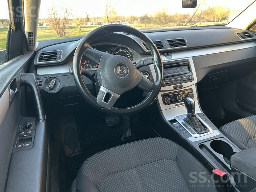 Black Volkswagen Passat B7 2014 in Liepaja, with an engine capacity of 1.40 L and mileage of 167 thousand km for 5000 €, photo 17 on AUTOMOTO.COM.LV