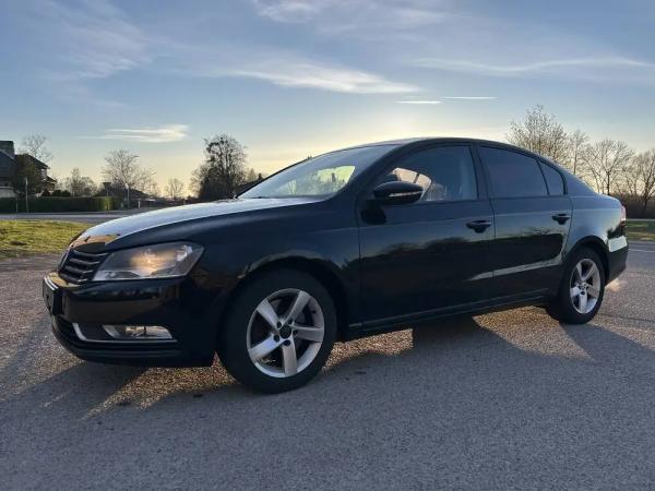 Black Volkswagen Passat B7 2014 in Grobiņa, with an engine capacity of 1.40 L and mileage of 167 thousand km for 5950 €, photo 1 on AUTOMOTO.COM.LV