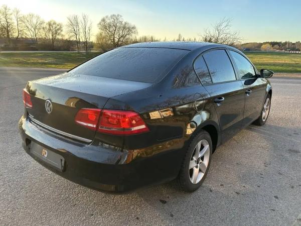 Black Volkswagen Passat B7 2014 in Grobiņa, with an engine capacity of 1.40 L and mileage of 167 thousand km for 5950 €, photo 10 on AUTOMOTO.COM.LV
