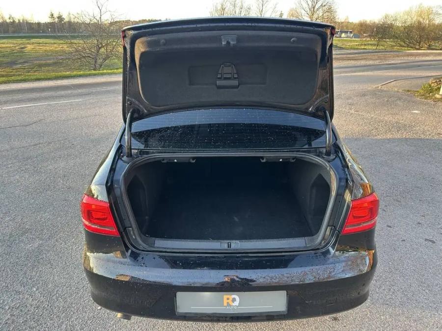 Melns Volkswagen Passat B7 2014 Grobiņa, ar dzinēja tilpumu 1.40 L un nobraukumu 167 tūkst. km par 5950 €, foto 12 vietnē AUTOMOTO.COM.LV