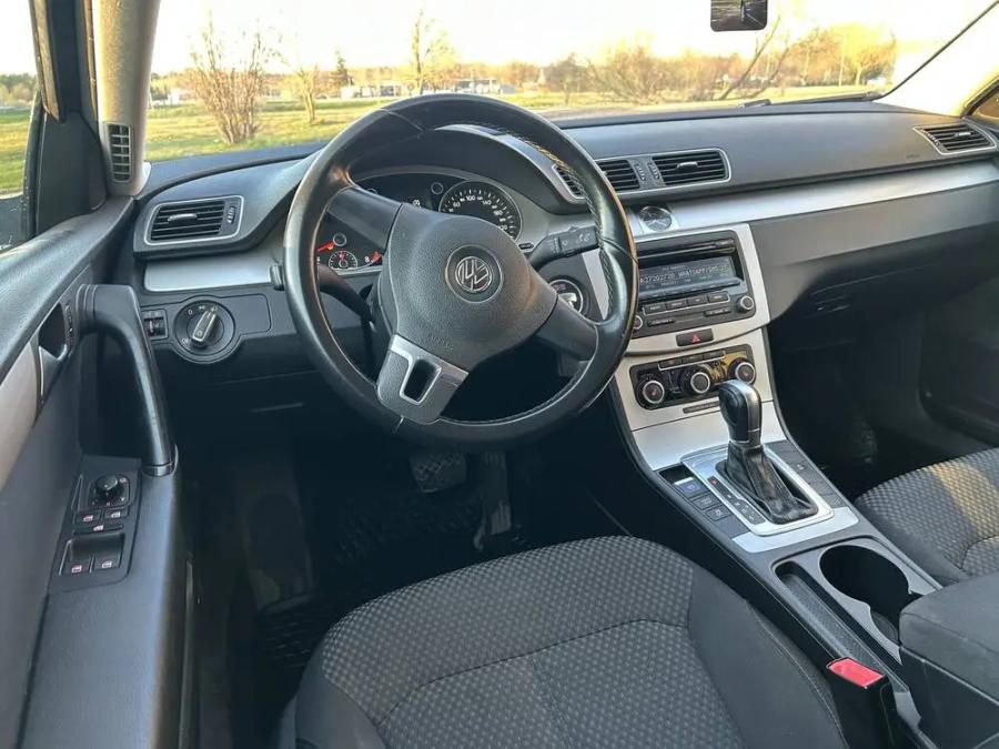 Melns Volkswagen Passat B7 2014 Grobiņa, ar dzinēja tilpumu 1.40 L un nobraukumu 167 tūkst. km par 5950 €, foto 17 vietnē AUTOMOTO.COM.LV