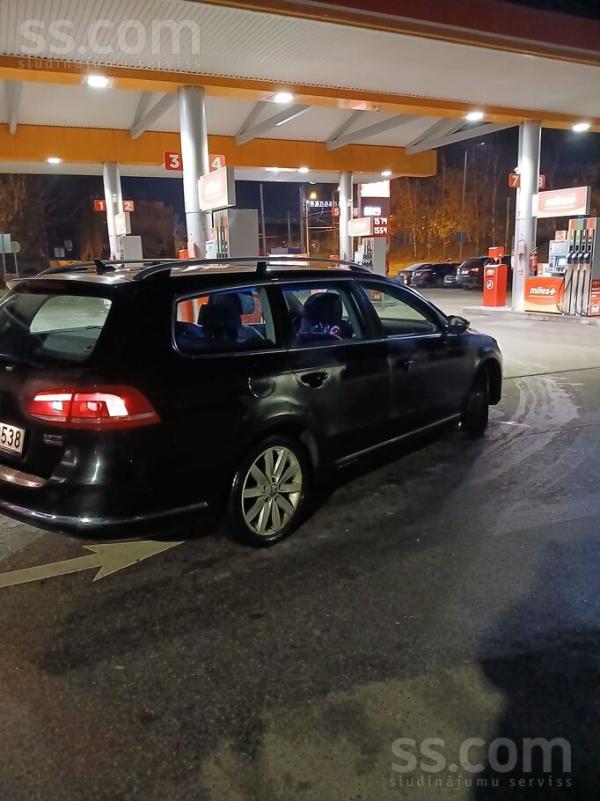 Melns Volkswagen Passat B7 2010 Rīga, ar dzinēja tilpumu 2.00 L un nobraukumu 311 tūkst. km par 3330 €, foto 3 vietnē AUTOMOTO.COM.LV