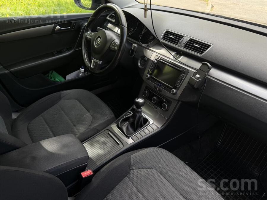 Melns Volkswagen Passat B7 2011 Ogre, ar dzinēja tilpumu 2.00 L un nobraukumu 253 tūkst. km par 6300 €, foto 7 vietnē AUTOMOTO.COM.LV