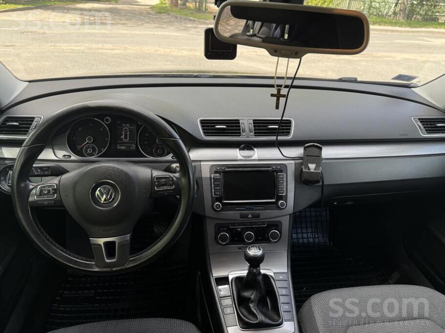 Melns Volkswagen Passat B7 2011 Ogre, ar dzinēja tilpumu 2.00 L un nobraukumu 253 tūkst. km par 6300 €, foto 8 vietnē AUTOMOTO.COM.LV