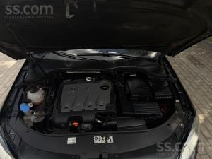 Melns Volkswagen Passat B7 2011 Ogre, ar dzinēja tilpumu 2.00 L un nobraukumu 253 tūkst. km par 6300 €, foto 16 vietnē AUTOMOTO.COM.LV