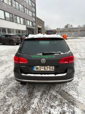 Black Volkswagen Passat B7 2011 in Riga, with an engine capacity of 2.00 L and mileage of 401 thousand km for 2500 €, photo 5 on AUTOMOTO.COM.LV