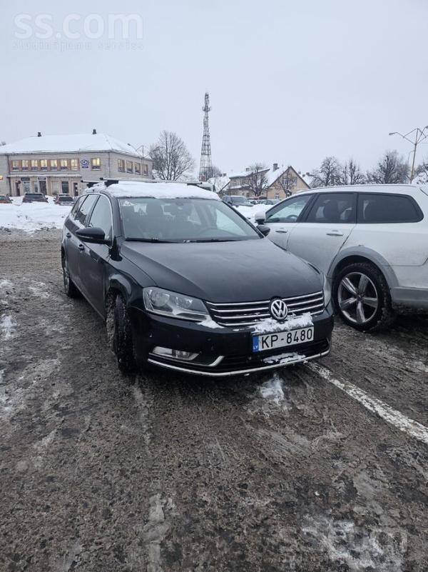 Black Volkswagen Passat B7 2011 in Kuldiga, with an engine capacity of 1.40 L and mileage of 271 thousand km for 2900 €, photo 1 on AUTOMOTO.COM.LV