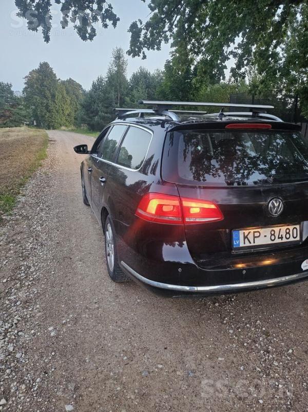 Black Volkswagen Passat B7 2011 in Kuldiga, with an engine capacity of 1.40 L and mileage of 271 thousand km for 2900 €, photo 5 on AUTOMOTO.COM.LV