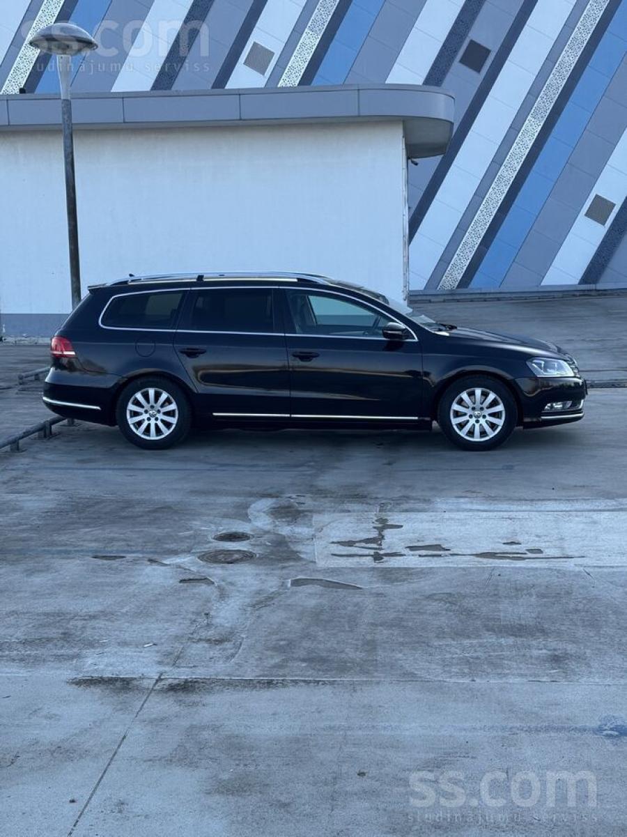 Black Volkswagen Passat B7 2011 in Riga, with an engine capacity of 2.00 L and mileage of 362 thousand km for 5350 €, photo 5 on AUTOMOTO.COM.LV