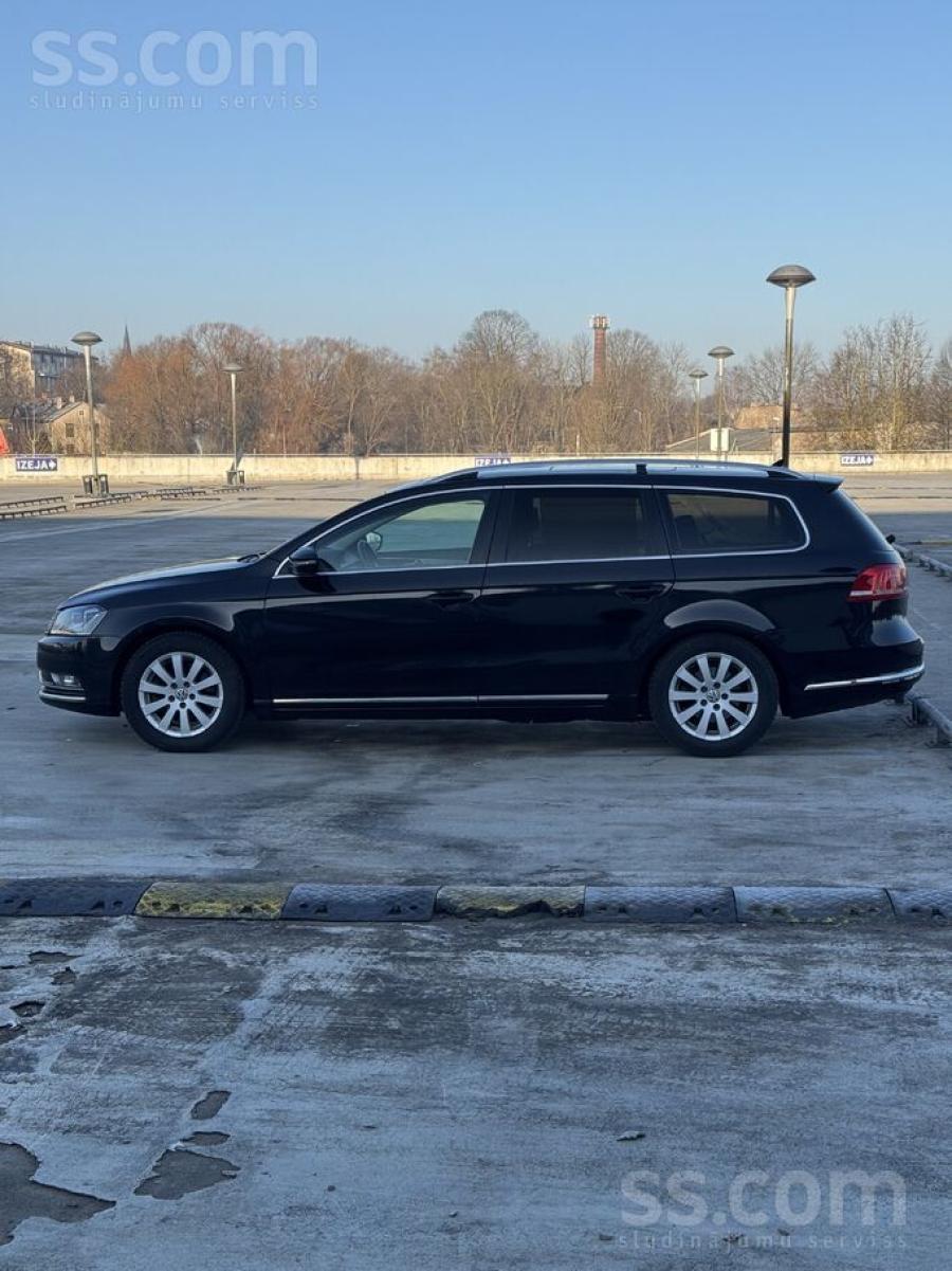 Black Volkswagen Passat B7 2011 in Riga, with an engine capacity of 2.00 L and mileage of 362 thousand km for 5350 €, photo 8 on AUTOMOTO.COM.LV