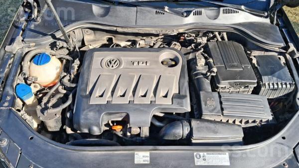Black Volkswagen Passat B7 2011 in Riga, with an engine capacity of 2.00 L and mileage of 288 thousand km for 3500 €, photo 6 on AUTOMOTO.COM.LV