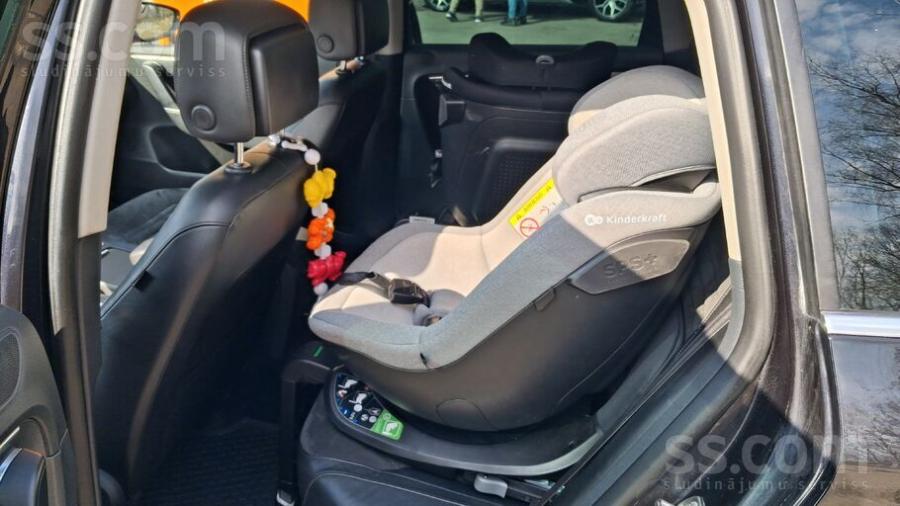 Melns Volkswagen Passat B7 2011 Rīga, ar dzinēja tilpumu 2.00 L un nobraukumu 288 tūkst. km par 3500 €, foto 16 vietnē AUTOMOTO.COM.LV