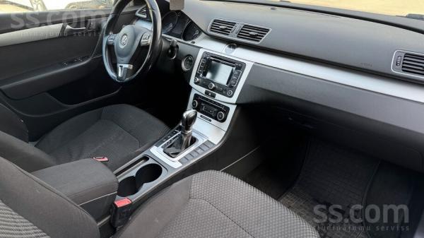 Melns Volkswagen Passat B7 2011 Rīga, ar dzinēja tilpumu 2.00 L un nobraukumu 360 tūkst. km par 3500 €, foto 7 vietnē AUTOMOTO.COM.LV
