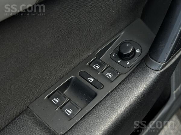 Black Volkswagen Passat B7 2011 in Riga, with an engine capacity of 2.00 L and mileage of 360 thousand km for 3250 €, photo 8 on AUTOMOTO.COM.LV