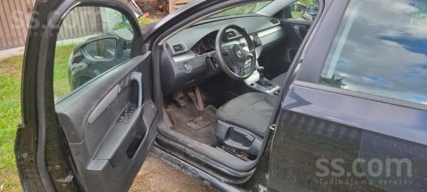 Melns Volkswagen Passat B7 2011 Rīga, ar dzinēja tilpumu 2.00 L un nobraukumu 545 tūkst. km par 2350 €, foto 5 vietnē AUTOMOTO.COM.LV