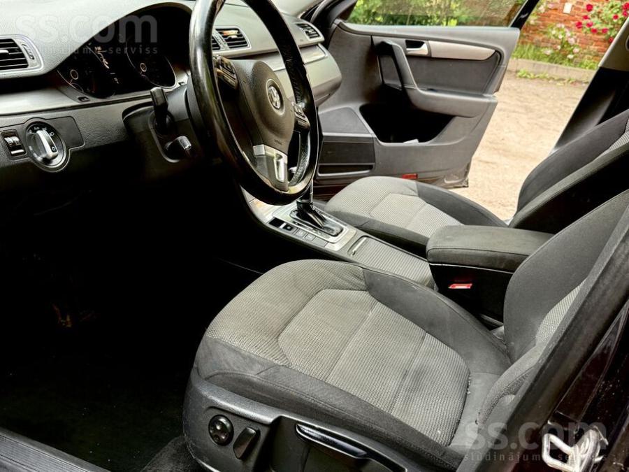 Black Volkswagen Passat B7 2011 in Riga, with an engine capacity of 2.00 L and mileage of 385 thousand km for 1650 €, photo 13 on AUTOMOTO.COM.LV