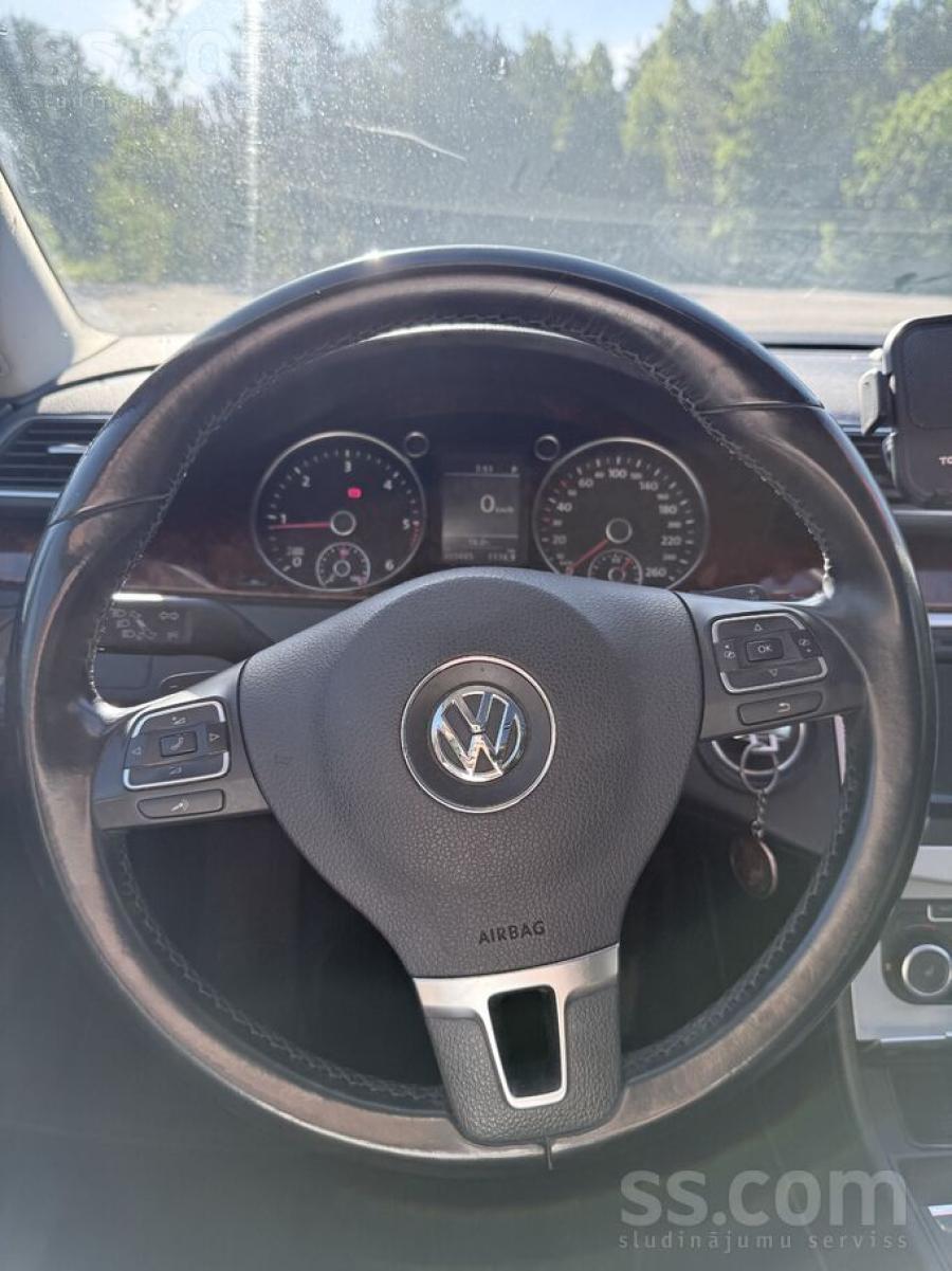 Black Volkswagen Passat B7 2011 in Riga, with an engine capacity of 2.00 L and mileage of 365 thousand km for 3795 €, photo 3 on AUTOMOTO.COM.LV