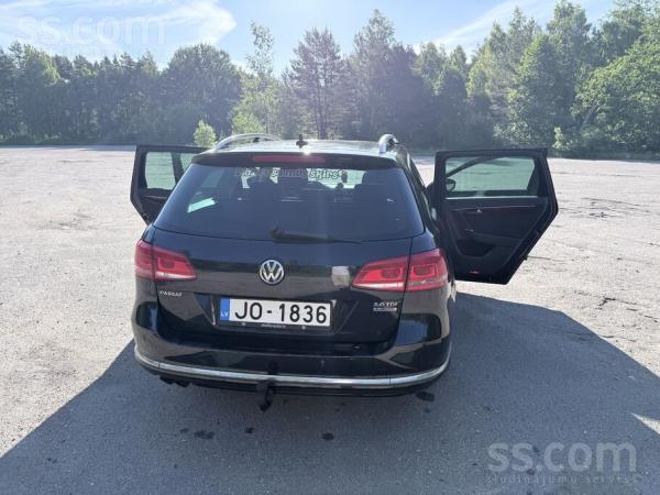 Black Volkswagen Passat B7 2011 in Riga, with an engine capacity of 2.00 L and mileage of 365 thousand km for 3795 €, photo 5 on AUTOMOTO.COM.LV