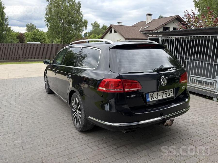 Black Volkswagen Passat B7 2011 in Jelgava, with an engine capacity of 2.00 L and mileage of 339 thousand km for 4950 €, photo 5 on AUTOMOTO.COM.LV