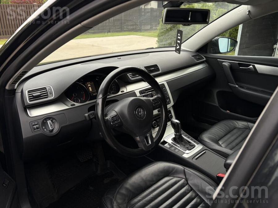 Black Volkswagen Passat B7 2011 in Jelgava, with an engine capacity of 2.00 L and mileage of 339 thousand km for 4950 €, photo 7 on AUTOMOTO.COM.LV