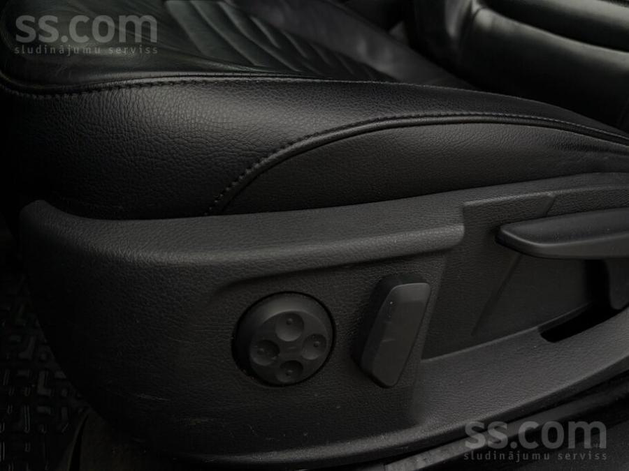 Black Volkswagen Passat B7 2011 in Jelgava, with an engine capacity of 2.00 L and mileage of 339 thousand km for 4950 €, photo 8 on AUTOMOTO.COM.LV