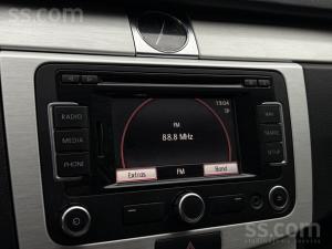 Black Volkswagen Passat B7 2011 in Jelgava, with an engine capacity of 2.00 L and mileage of 339 thousand km for 4950 €, photo 11 on AUTOMOTO.COM.LV