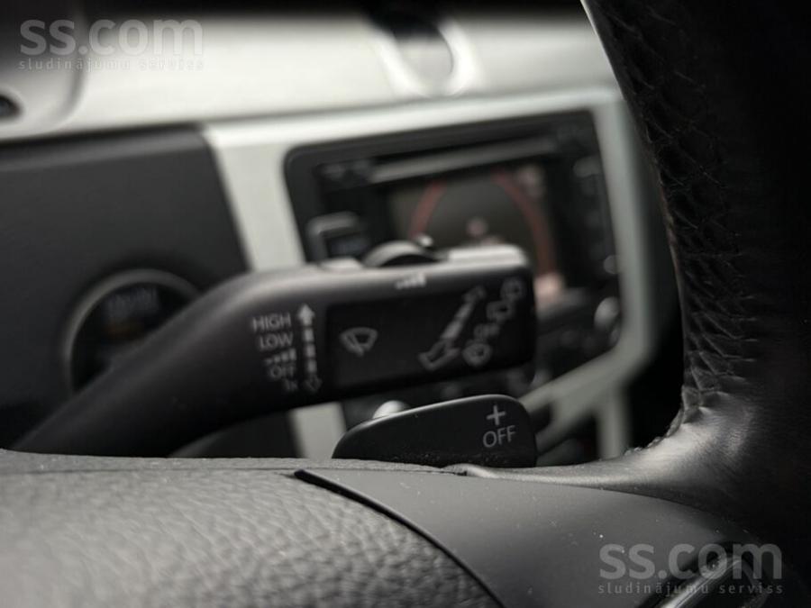 Black Volkswagen Passat B7 2011 in Jelgava, with an engine capacity of 2.00 L and mileage of 339 thousand km for 4950 €, photo 15 on AUTOMOTO.COM.LV