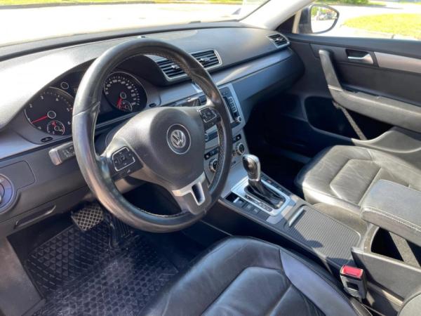 Black Volkswagen Passat B7 2011 in Riga, with an engine capacity of 2.00 L and mileage of 0 thousand km for 6200 €, photo 7 on AUTOMOTO.COM.LV
