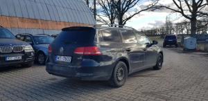 Black Volkswagen Passat B7 2011 in Valmiera, with an engine capacity of 1.60 L and mileage of 423 thousand km for 3950 €, photo 4 on AUTOMOTO.COM.LV