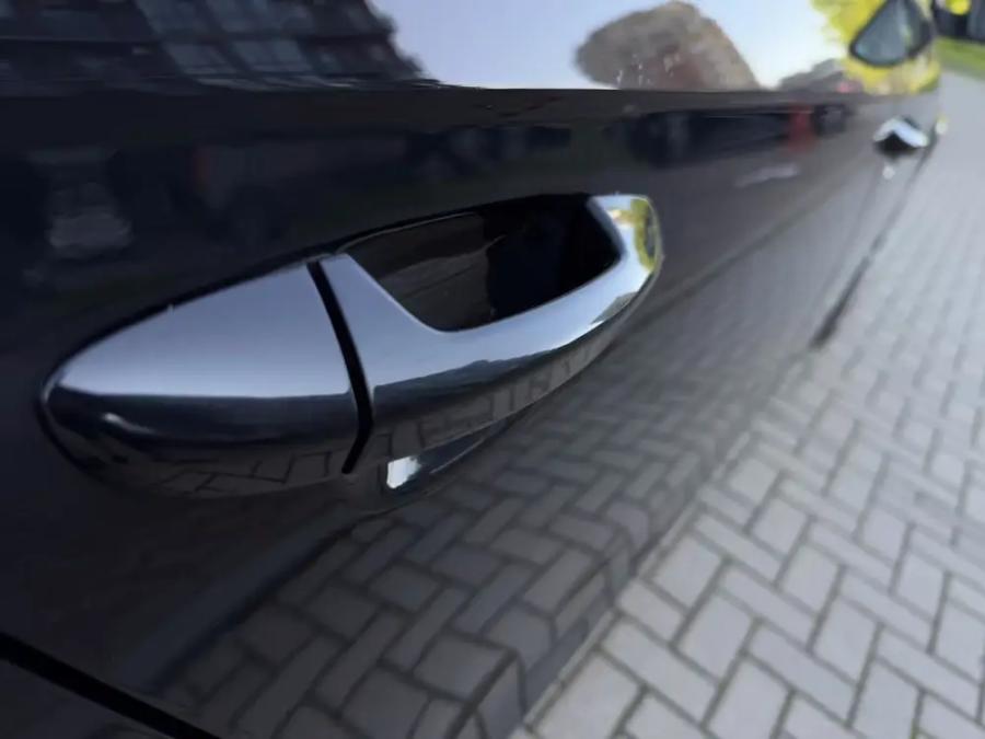 Black Volkswagen Passat B7 2011 in Riga, with an engine capacity of 2.00 L and mileage of 318 thousand km for 3990 €, photo 10 on AUTOMOTO.COM.LV