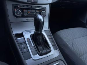 Black Volkswagen Passat B7 2011 in Riga, with an engine capacity of 2.00 L and mileage of 318 thousand km for 3990 €, photo 17 on AUTOMOTO.COM.LV
