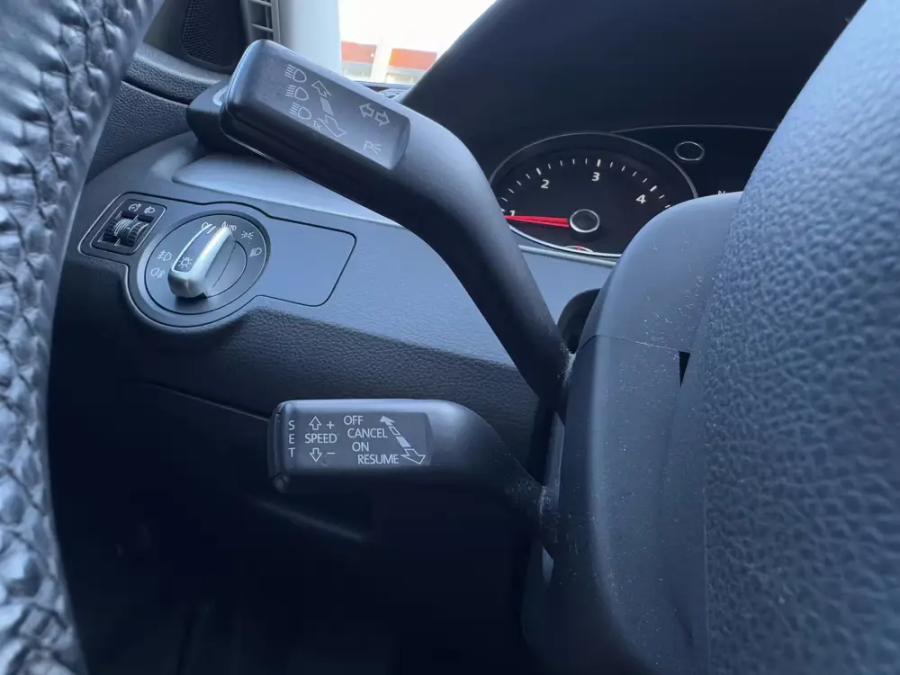 Black Volkswagen Passat B7 2011 in Riga, with an engine capacity of 2.00 L and mileage of 318 thousand km for 3990 €, photo 30 on AUTOMOTO.COM.LV