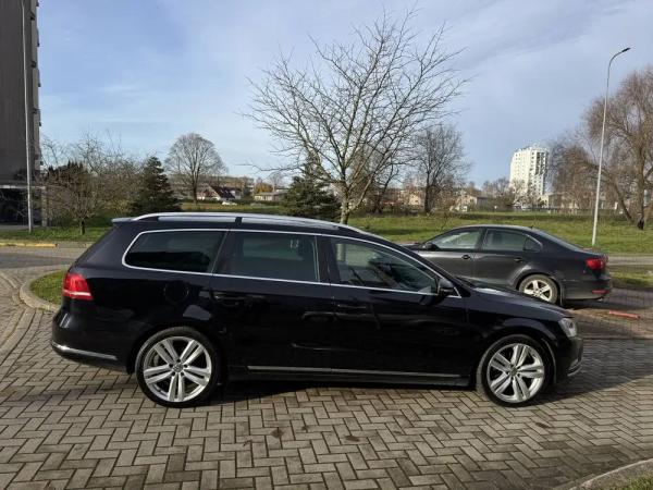 Black Volkswagen Passat B7 2011 in Riga, with an engine capacity of 2.00 L and mileage of 349 thousand km for 4390 €, photo 2 on AUTOMOTO.COM.LV