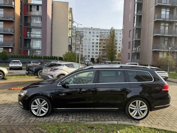Black Volkswagen Passat B7 2011 in Riga, with an engine capacity of 2.00 L and mileage of 349 thousand km for 4390 €, photo 3 on AUTOMOTO.COM.LV