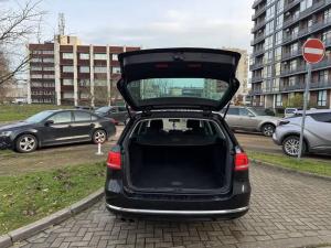 Black Volkswagen Passat B7 2011 in Riga, with an engine capacity of 2.00 L and mileage of 349 thousand km for 4390 €, photo 7 on AUTOMOTO.COM.LV
