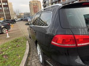Black Volkswagen Passat B7 2011 in Riga, with an engine capacity of 2.00 L and mileage of 349 thousand km for 4390 €, photo 9 on AUTOMOTO.COM.LV