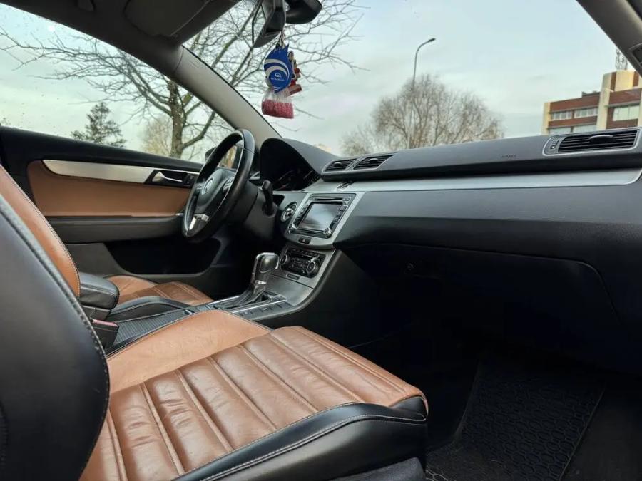 Black Volkswagen Passat B7 2011 in Riga, with an engine capacity of 2.00 L and mileage of 349 thousand km for 4390 €, photo 16 on AUTOMOTO.COM.LV