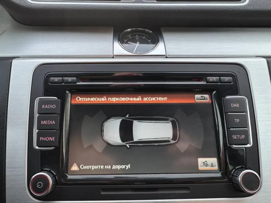 Black Volkswagen Passat B7 2011 in Riga, with an engine capacity of 2.00 L and mileage of 349 thousand km for 4390 €, photo 22 on AUTOMOTO.COM.LV