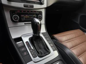 Black Volkswagen Passat B7 2011 in Riga, with an engine capacity of 2.00 L and mileage of 349 thousand km for 4390 €, photo 24 on AUTOMOTO.COM.LV