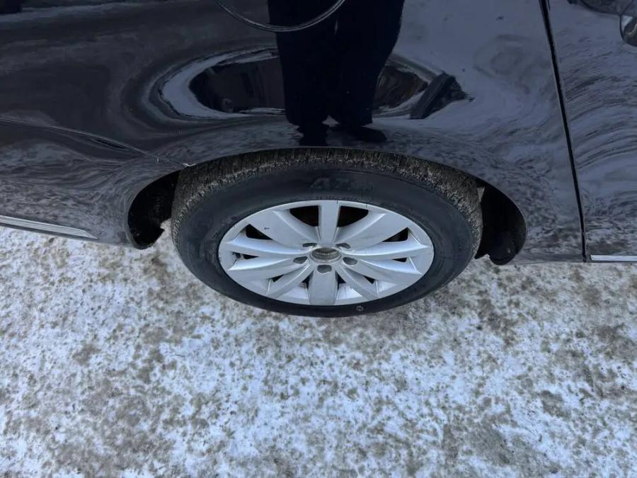Melns Volkswagen Passat B7 2011 Rīga, ar dzinēja tilpumu 2.00 L un nobraukumu 260 tūkst. km par 4490 €, foto 9 vietnē AUTOMOTO.COM.LV