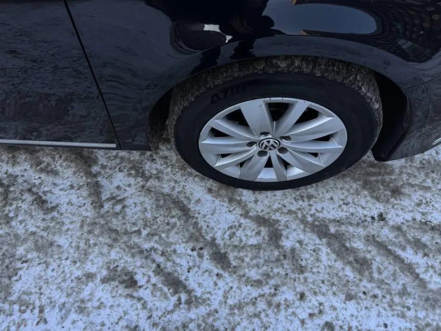 Melns Volkswagen Passat B7 2011 Rīga, ar dzinēja tilpumu 2.00 L un nobraukumu 260 tūkst. km par 4490 €, foto 10 vietnē AUTOMOTO.COM.LV