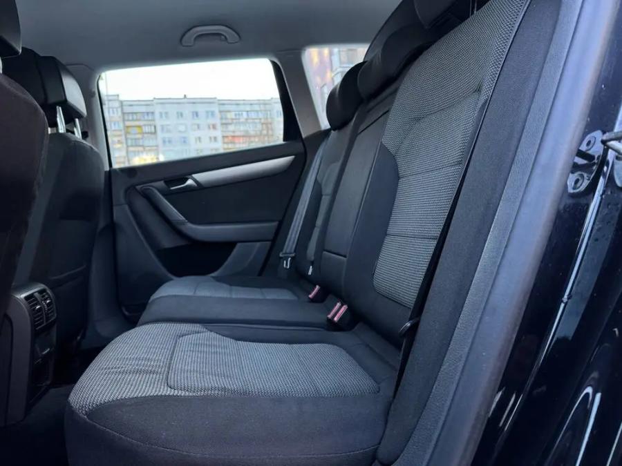 Melns Volkswagen Passat B7 2011 Rīga, ar dzinēja tilpumu 2.00 L un nobraukumu 260 tūkst. km par 4490 €, foto 16 vietnē AUTOMOTO.COM.LV